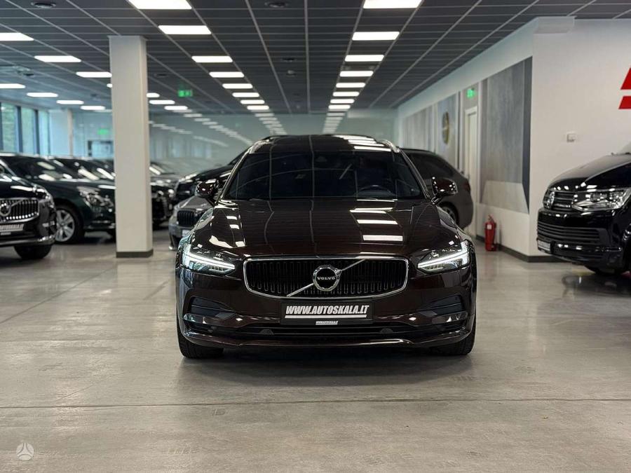 Brown Volvo V90 2018 in Klaipeda, with an engine capacity of 1.97 L and mileage of 304 thousand km for 17950 €, photo 12 on AUTOMOTO.COM.LV