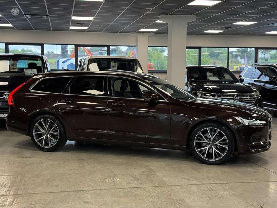 Brown Volvo V90 2018 in Klaipeda, with an engine capacity of 1.97 L and mileage of 304 thousand km for 17950 €, photo 18 on AUTOMOTO.COM.LV