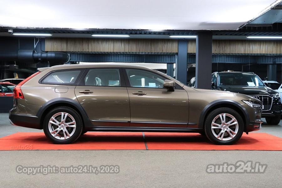 Brown Volvo V90 2018 in Tallinn, with an engine capacity of 2.00 L and mileage of 174 thousand km for 25995 €, photo 6 on AUTOMOTO.COM.LV