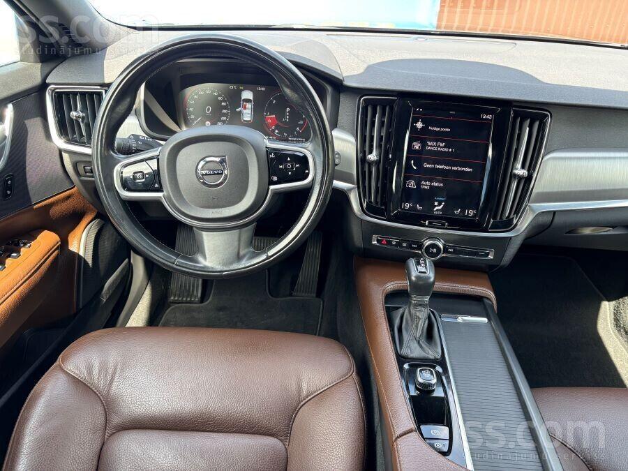 Brown Volvo V90 2018 in Riga, with an engine capacity of 2.00 L and mileage of 232 thousand km for 14950 €, photo 8 on AUTOMOTO.COM.LV
