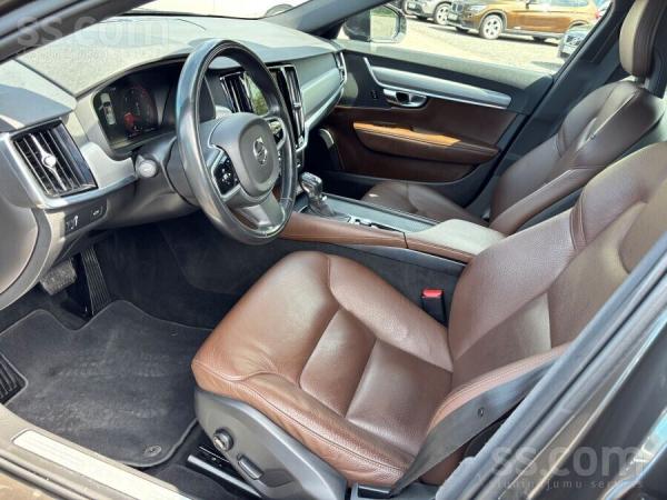 Brūns Volvo V90 2018 Rīga, ar dzinēja tilpumu 2.00 L un nobraukumu 232 tūkst. km par 14950 €, foto 8 vietnē AUTOMOTO.COM.LV