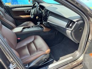 Brown Volvo V90 2018 in Riga, with an engine capacity of 2.00 L and mileage of 232 thousand km for 14950 €, photo 13 on AUTOMOTO.COM.LV