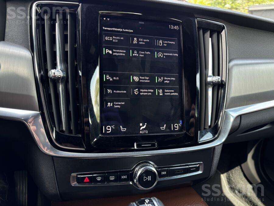Brown Volvo V90 2018 in Riga, with an engine capacity of 2.00 L and mileage of 232 thousand km for 14950 €, photo 14 on AUTOMOTO.COM.LV