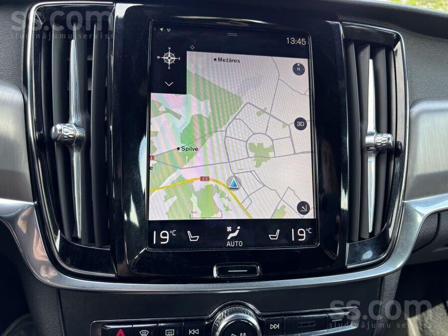 Brown Volvo V90 2018 in Riga, with an engine capacity of 2.00 L and mileage of 232 thousand km for 14950 €, photo 17 on AUTOMOTO.COM.LV