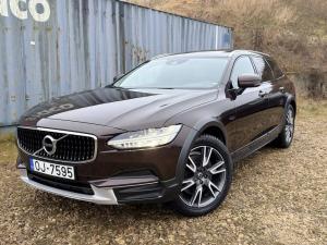 Brown Volvo V90 2018 in Riga, with an engine capacity of 2.00 L and mileage of 254 thousand km for 18995 €, photo 4 on AUTOMOTO.COM.LV