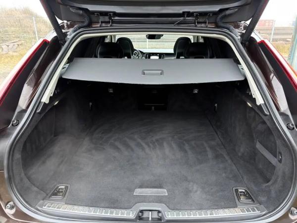 Brūns Volvo V90 2018 Rīga, ar dzinēja tilpumu 2.00 L un nobraukumu 254 tūkst. km par 18995 €, foto 5 vietnē AUTOMOTO.COM.LV