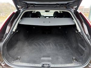 Brown Volvo V90 2018 in Riga, with an engine capacity of 2.00 L and mileage of 254 thousand km for 18995 €, photo 6 on AUTOMOTO.COM.LV