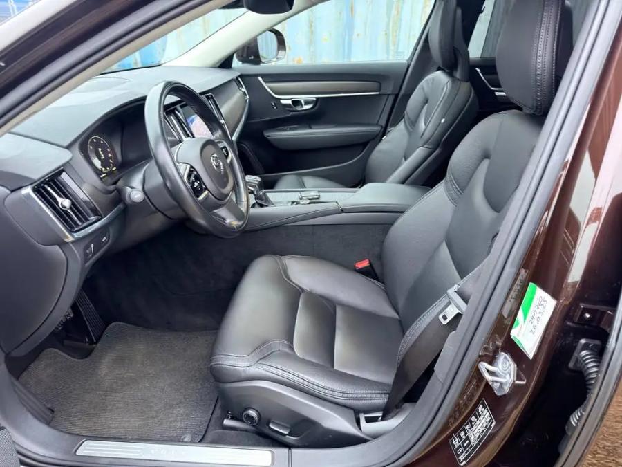 Brown Volvo V90 2018 in Riga, with an engine capacity of 2.00 L and mileage of 254 thousand km for 18995 €, photo 12 on AUTOMOTO.COM.LV