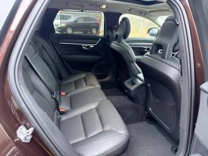 Brown Volvo V90 2018 in Riga, with an engine capacity of 2.00 L and mileage of 254 thousand km for 18995 €, photo 15 on AUTOMOTO.COM.LV