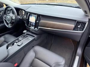 Brown Volvo V90 2018 in Riga, with an engine capacity of 2.00 L and mileage of 254 thousand km for 18995 €, photo 20 on AUTOMOTO.COM.LV