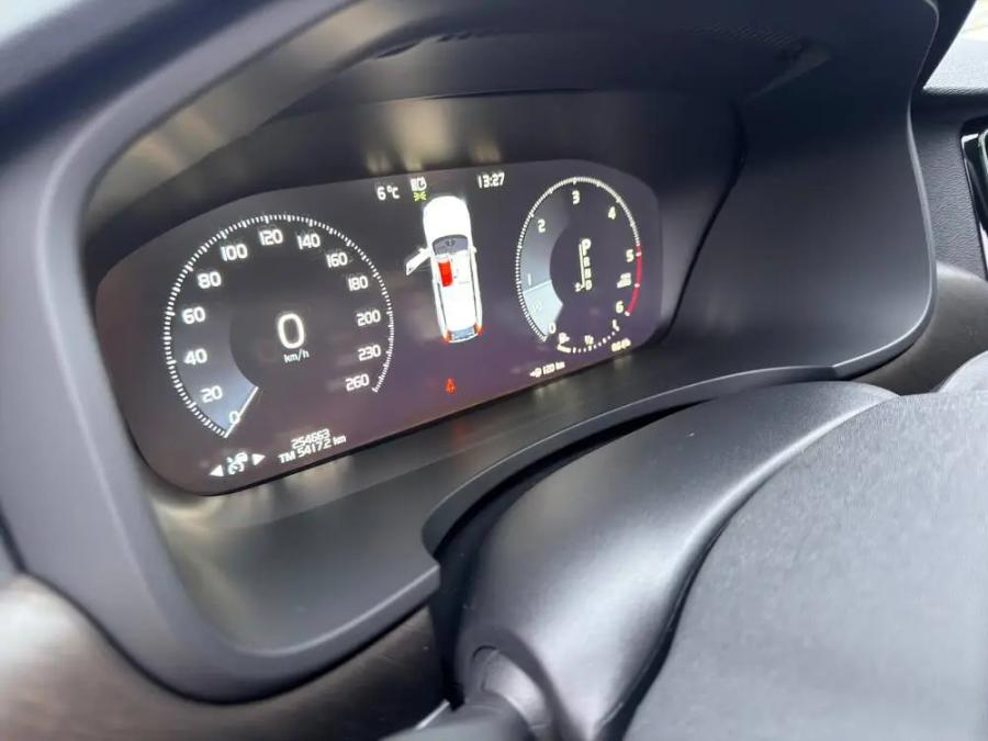 Brown Volvo V90 2018 in Riga, with an engine capacity of 2.00 L and mileage of 254 thousand km for 18995 €, photo 22 on AUTOMOTO.COM.LV