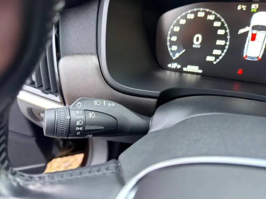 Brown Volvo V90 2018 in Riga, with an engine capacity of 2.00 L and mileage of 254 thousand km for 18995 €, photo 23 on AUTOMOTO.COM.LV