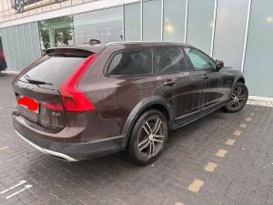 Brūns Volvo V90 2018 Rīga, ar dzinēja tilpumu 2.00 L un nobraukumu 250 tūkst. km par 17995 €, foto 3 vietnē AUTOMOTO.COM.LV