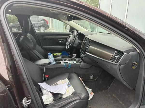 Brūns Volvo V90 2018 Rīga, ar dzinēja tilpumu 2.00 L un nobraukumu 250 tūkst. km par 17995 €, foto 5 vietnē AUTOMOTO.COM.LV