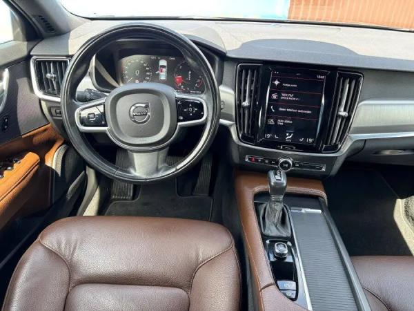 Brūns Volvo V90 2018 Rīga, ar dzinēja tilpumu 2.00 L un nobraukumu 232 tūkst. km par 14950 €, foto 7 vietnē AUTOMOTO.COM.LV