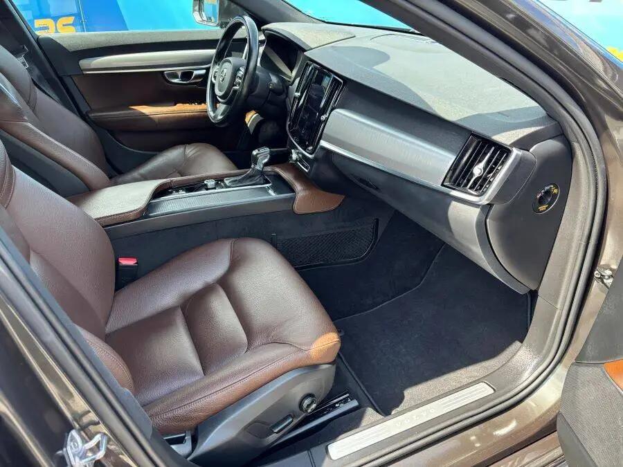 Brūns Volvo V90 2018 Rīga, ar dzinēja tilpumu 2.00 L un nobraukumu 232 tūkst. km par 14950 €, foto 13 vietnē AUTOMOTO.COM.LV