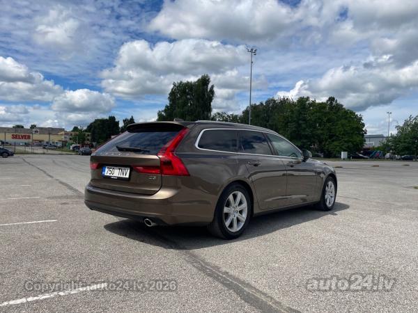 Brūns Volvo V90 2018 Tallina, ar dzinēja tilpumu 2.00 L un nobraukumu 198 tūkst. km par 17200 €, foto 4 vietnē AUTOMOTO.COM.LV