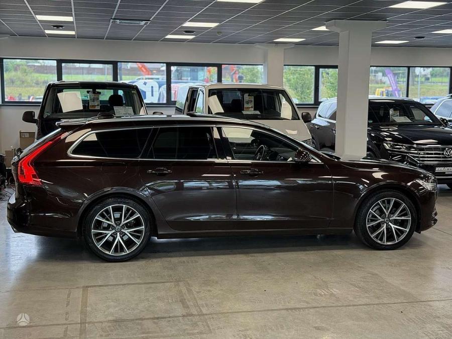Brown Volvo V90 2018 in Klaipeda, with an engine capacity of 1.97 L and mileage of 304 thousand km for 16500 €, photo 16 on AUTOMOTO.COM.LV