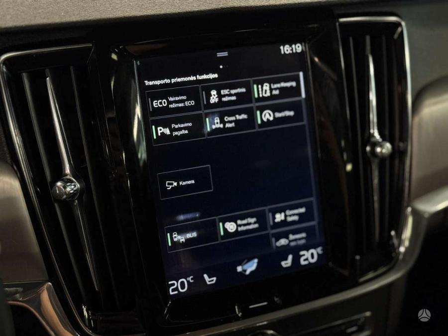 Brown Volvo V90 2018 in Klaipeda, with an engine capacity of 1.97 L and mileage of 304 thousand km for 16500 €, photo 28 on AUTOMOTO.COM.LV