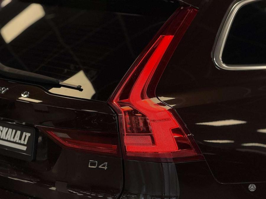Brown Volvo V90 2018 in Klaipeda, with an engine capacity of 1.97 L and mileage of 304 thousand km for 16500 €, photo 34 on AUTOMOTO.COM.LV