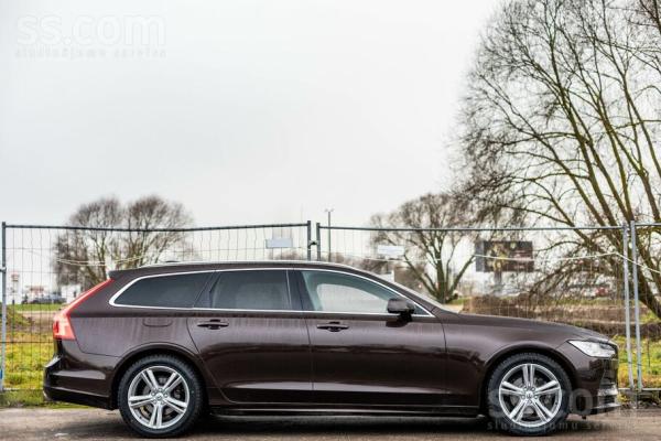 Brown Volvo V90 2019 in Riga, with an engine capacity of 2.00 L and mileage of 234 thousand km for 20990 €, photo 5 on AUTOMOTO.COM.LV