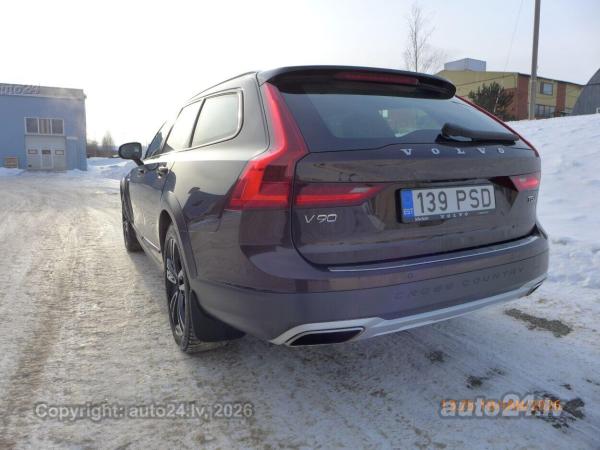 Brown Volvo V90 2019 in Tartu, with an engine capacity of 2.00 L and mileage of 123 thousand km for 34900 €, photo 5 on AUTOMOTO.COM.LV
