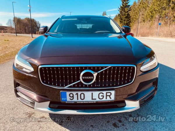 Brown Volvo V90 2019 in Tallinn, with an engine capacity of 2.00 L and mileage of 145 thousand km for 29000 €, photo 4 on AUTOMOTO.COM.LV