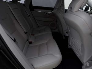Brown Volvo V90 2019 in Vilnius, with an engine capacity of 1.97 L and mileage of 268 thousand km for 19990 €, photo 16 on AUTOMOTO.COM.LV