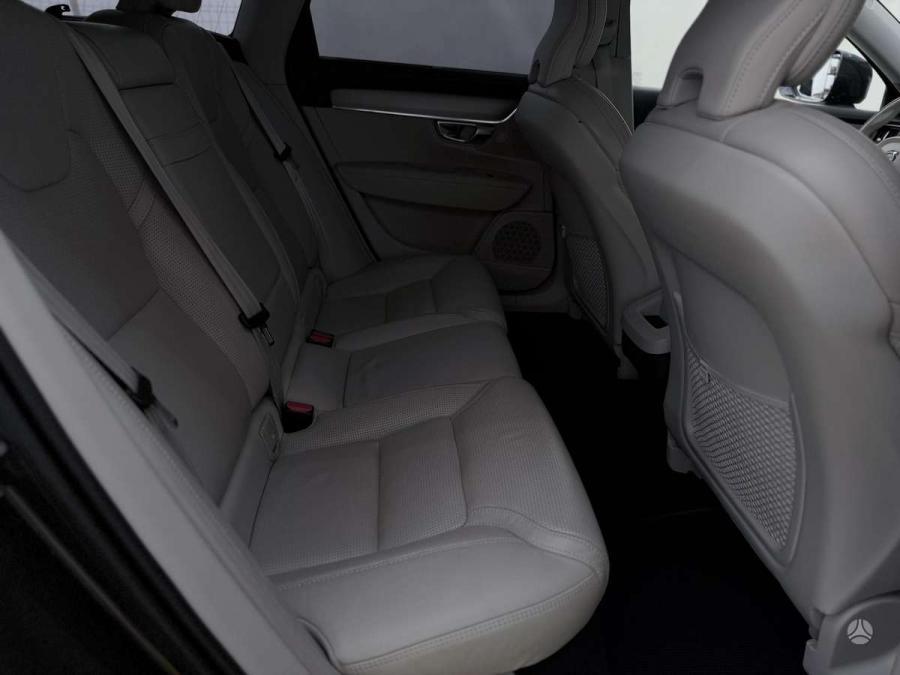 Brown Volvo V90 2019 in Vilnius, with an engine capacity of 1.97 L and mileage of 268 thousand km for 19990 €, photo 16 on AUTOMOTO.COM.LV