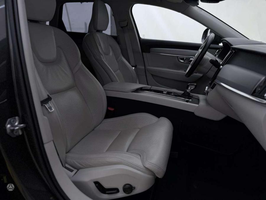 Brown Volvo V90 2019 in Vilnius, with an engine capacity of 1.97 L and mileage of 268 thousand km for 19990 €, photo 17 on AUTOMOTO.COM.LV