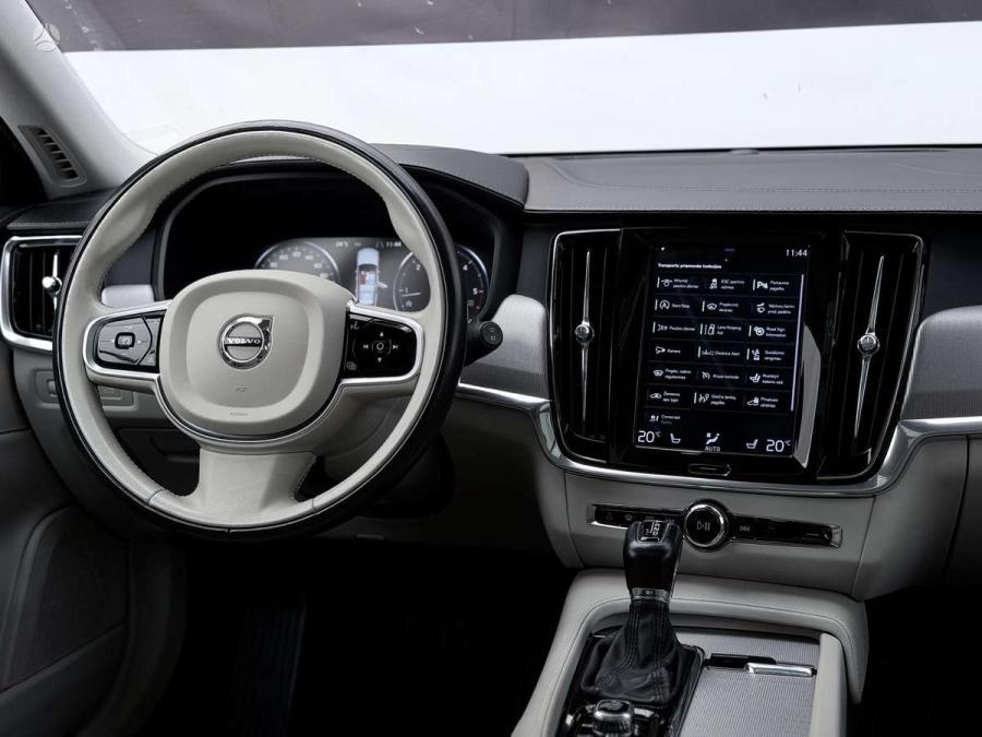Brown Volvo V90 2019 in Vilnius, with an engine capacity of 1.97 L and mileage of 268 thousand km for 19990 €, photo 20 on AUTOMOTO.COM.LV