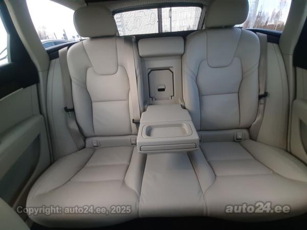 Brown Volvo V90 2020 in Tartu, with an engine capacity of 2.00 L and mileage of 197 thousand km for 27990 €, photo 11 on AUTOMOTO.COM.LV