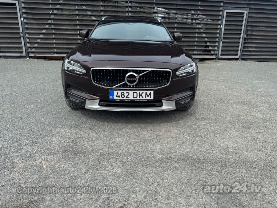 Brūns Volvo V90 2020 Tallina, ar dzinēja tilpumu 2.00 L un nobraukumu 190 tūkst. km par 28900 €, foto 3 vietnē AUTOMOTO.COM.LV