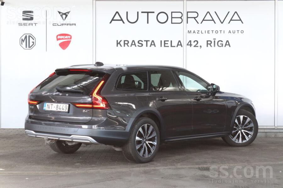 Brūns Volvo V90 2021 Rīga, ar dzinēja tilpumu 2.00 L un nobraukumu 91 tūkst. km par 26990 €, foto 7 vietnē AUTOMOTO.COM.LV