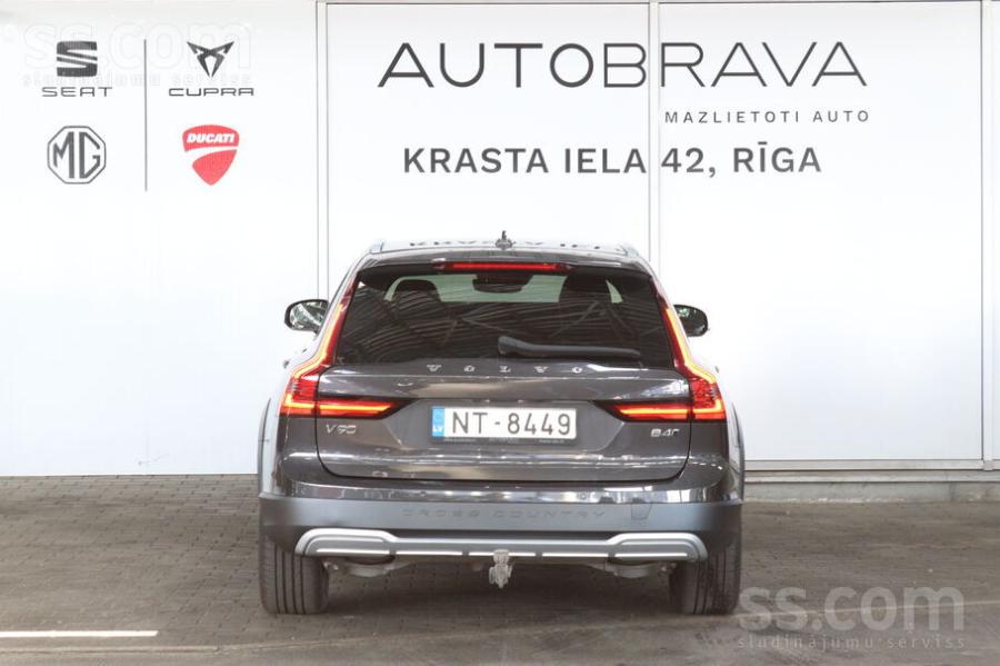 Brūns Volvo V90 2021 Rīga, ar dzinēja tilpumu 2.00 L un nobraukumu 91 tūkst. km par 26990 €, foto 8 vietnē AUTOMOTO.COM.LV