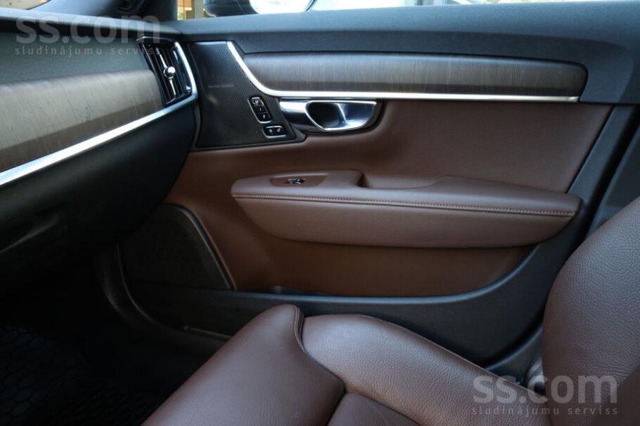 Brūns Volvo V90 2021 Rīga, ar dzinēja tilpumu 2.00 L un nobraukumu 91 tūkst. km par 26990 €, foto 24 vietnē AUTOMOTO.COM.LV