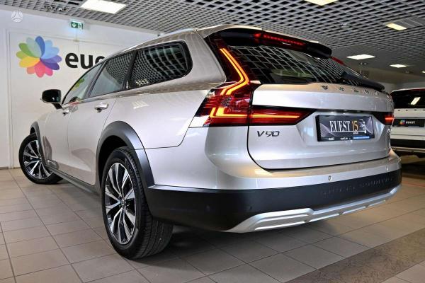 Brūns Volvo V90 2022 Tallina, ar dzinēja tilpumu 0.00 L un nobraukumu 125 tūkst. km par 34990 €, foto 4 vietnē AUTOMOTO.COM.LV
