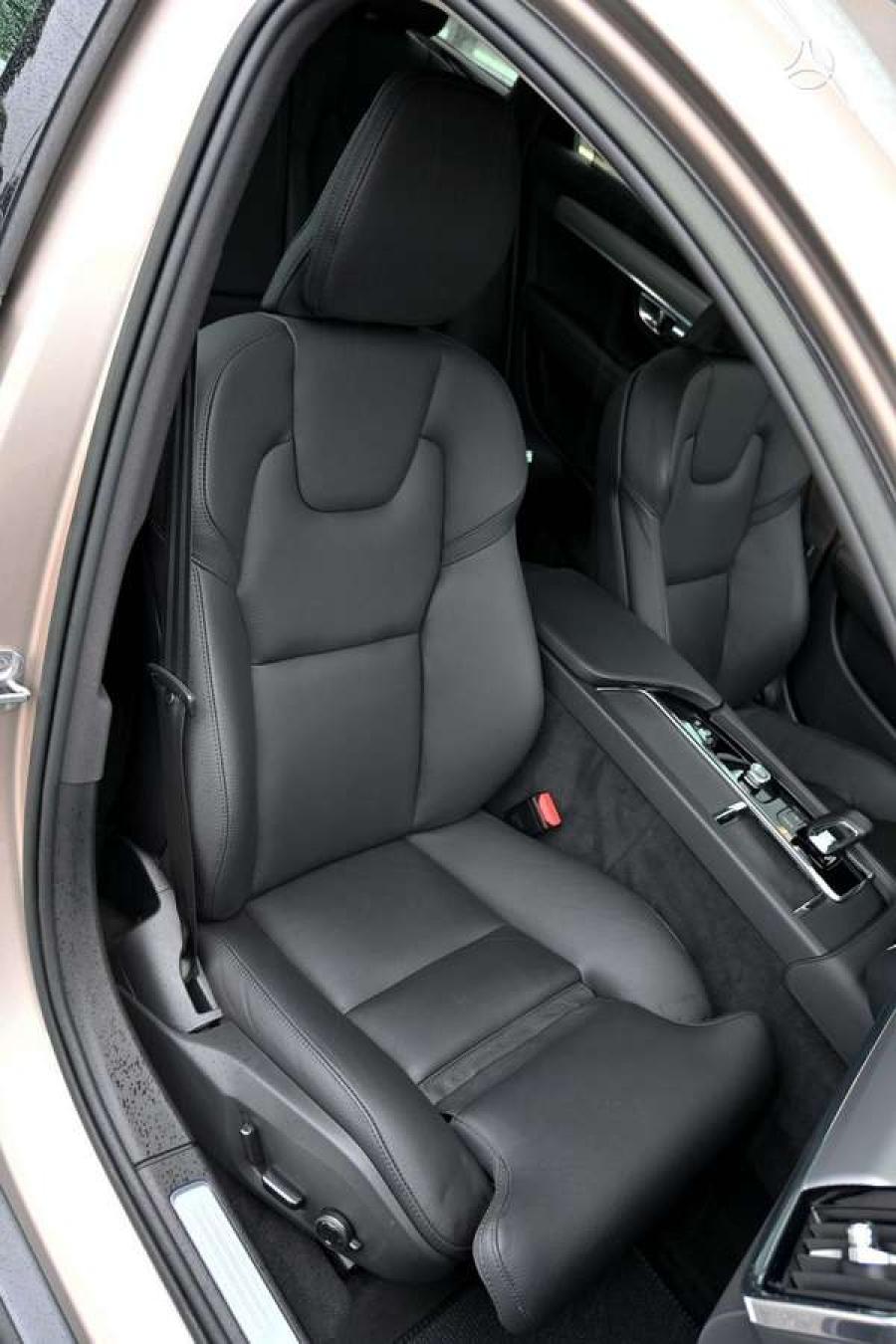 Brūns Volvo V90 2022 Tallina, ar dzinēja tilpumu 0.00 L un nobraukumu 125 tūkst. km par 34990 €, foto 10 vietnē AUTOMOTO.COM.LV