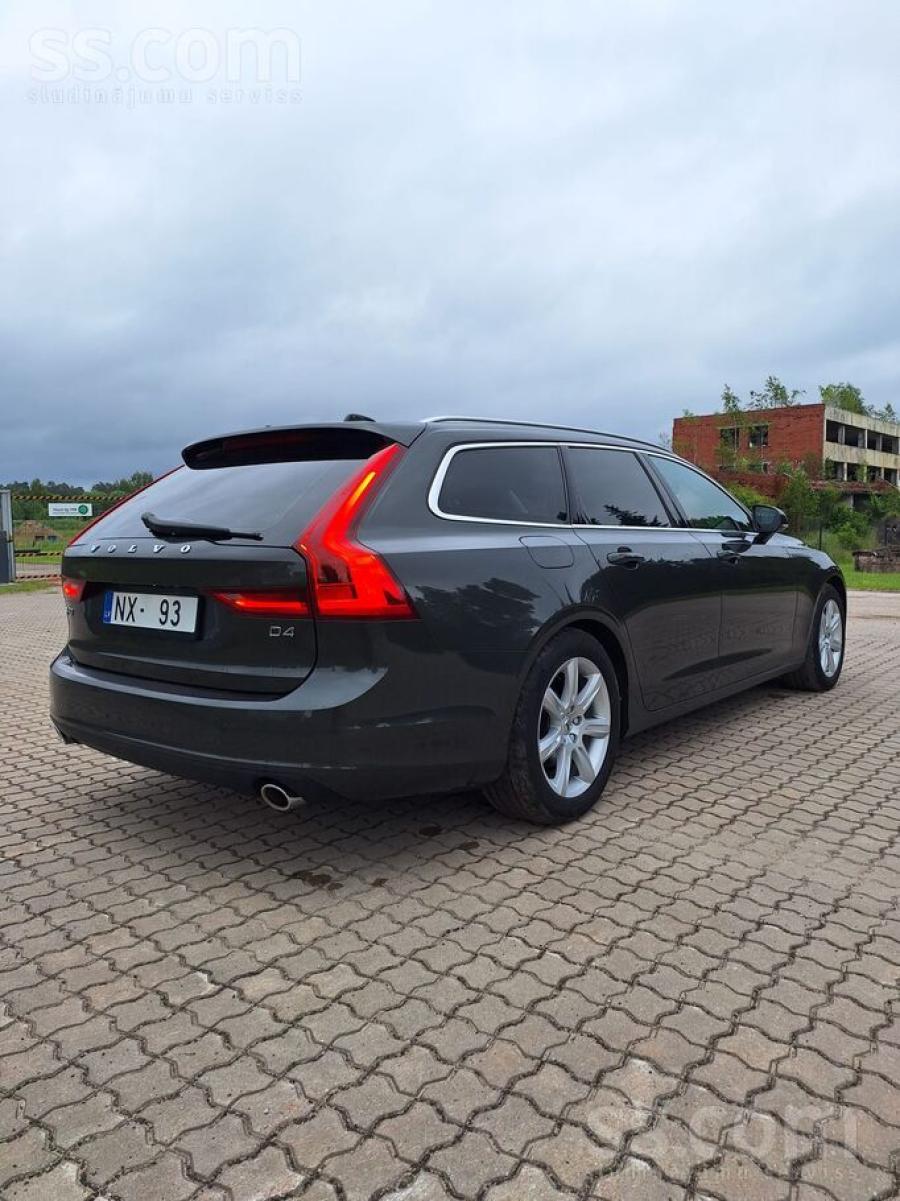 Zaļš Volvo V90 2017 Ventspils, ar dzinēja tilpumu 2.00 L un nobraukumu 409 tūkst. km par 11600 €, foto 7 vietnē AUTOMOTO.COM.LV