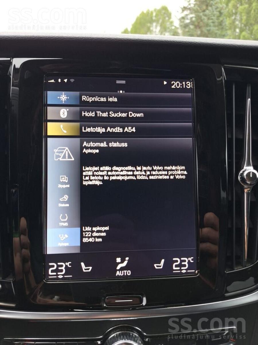 Zaļš Volvo V90 2017 Ventspils, ar dzinēja tilpumu 2.00 L un nobraukumu 409 tūkst. km par 11600 €, foto 24 vietnē AUTOMOTO.COM.LV