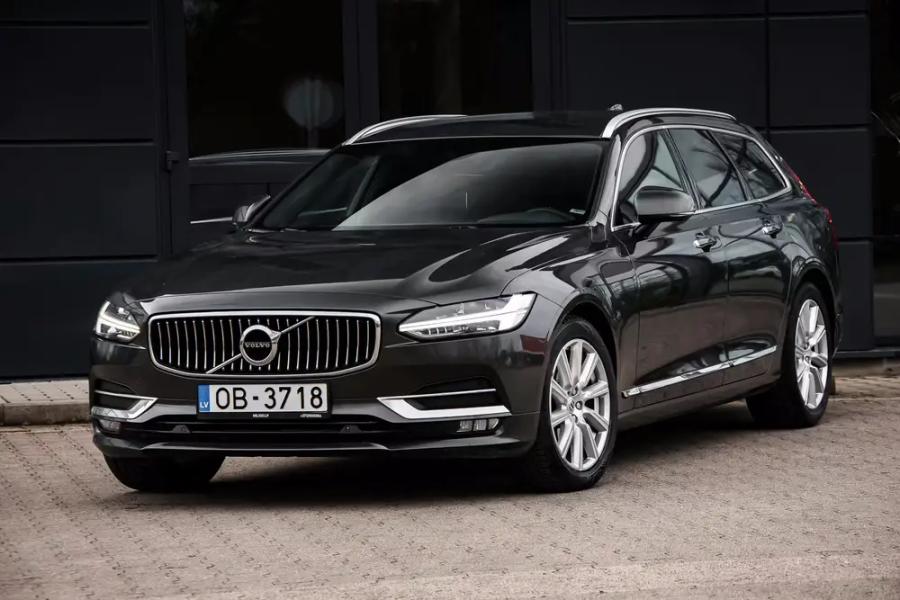 Zaļš Volvo V90 2018 Jelgava, ar dzinēja tilpumu 2.00 L un nobraukumu 231 tūkst. km par 15900 €, foto 1 vietnē AUTOMOTO.COM.LV