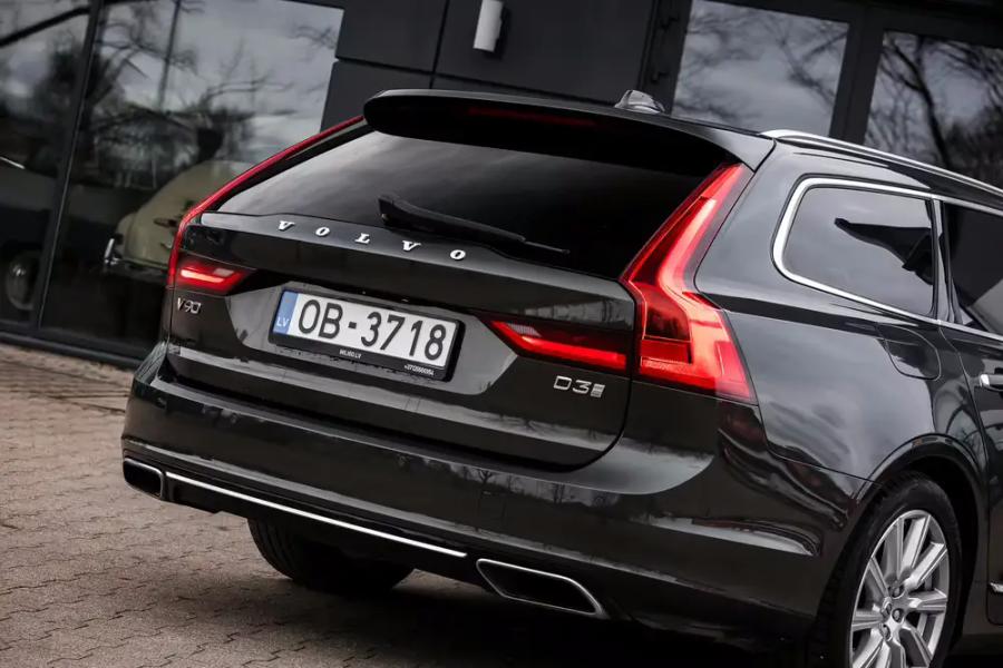 Zaļš Volvo V90 2018 Jelgava, ar dzinēja tilpumu 2.00 L un nobraukumu 231 tūkst. km par 15900 €, foto 7 vietnē AUTOMOTO.COM.LV