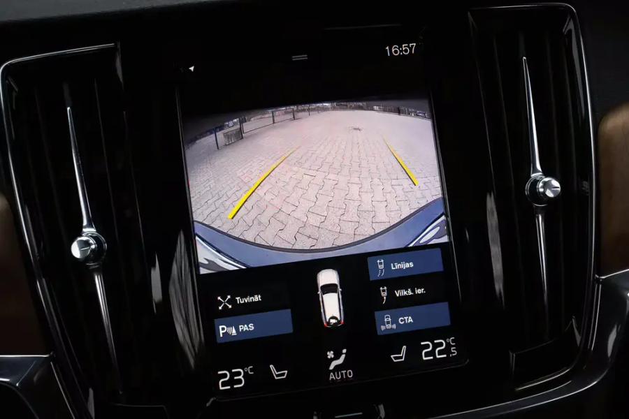 Zaļš Volvo V90 2018 Jelgava, ar dzinēja tilpumu 2.00 L un nobraukumu 231 tūkst. km par 15900 €, foto 19 vietnē AUTOMOTO.COM.LV