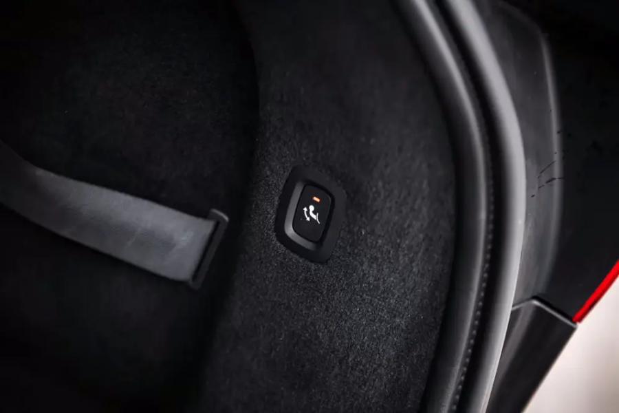 Zaļš Volvo V90 2018 Jelgava, ar dzinēja tilpumu 2.00 L un nobraukumu 231 tūkst. km par 15900 €, foto 24 vietnē AUTOMOTO.COM.LV