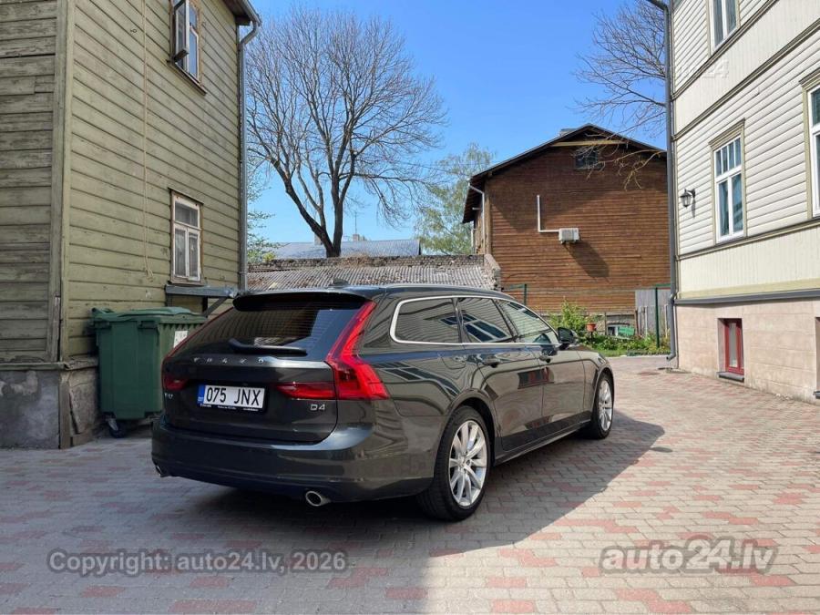Zaļš Volvo V90 2019 Tallina, ar dzinēja tilpumu 2.00 L un nobraukumu 96 tūkst. km par 22000 €, foto 17 vietnē AUTOMOTO.COM.LV