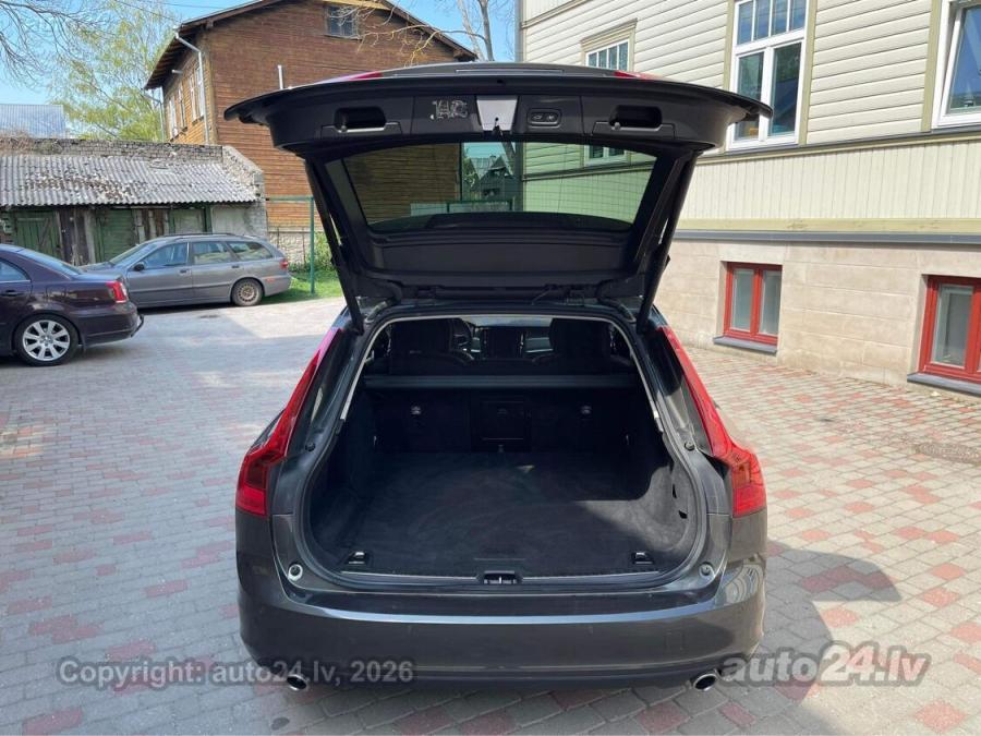 Zaļš Volvo V90 2019 Tallina, ar dzinēja tilpumu 2.00 L un nobraukumu 96 tūkst. km par 22000 €, foto 18 vietnē AUTOMOTO.COM.LV