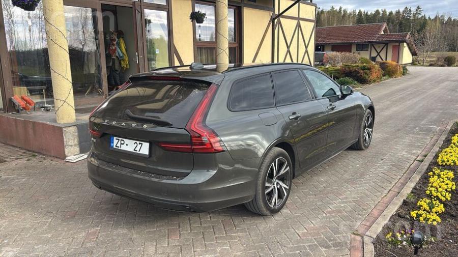 Zaļš Volvo V90 2020 Rīga, ar dzinēja tilpumu 2.00 L un nobraukumu 179 tūkst. km par 26000 €, foto 4 vietnē AUTOMOTO.COM.LV