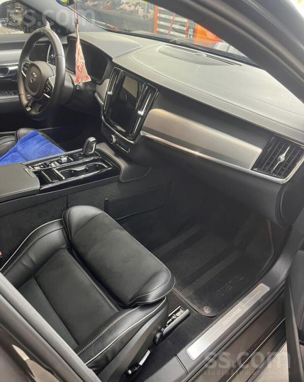 Zaļš Volvo V90 2020 Rīga, ar dzinēja tilpumu 2.00 L un nobraukumu 179 tūkst. km par 26000 €, foto 7 vietnē AUTOMOTO.COM.LV