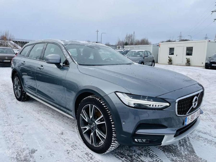 Grey Volvo V90 2017 in Kaunas, with an engine capacity of 2.00 L and mileage of 200 thousand km for 18650 €, photo 3 on AUTOMOTO.COM.LV