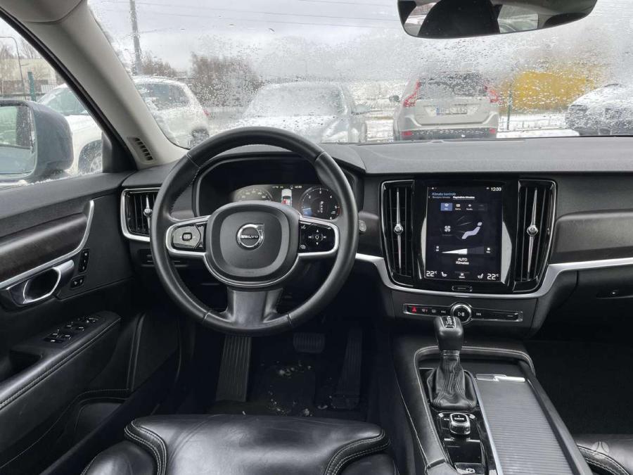 Grey Volvo V90 2017 in Kaunas, with an engine capacity of 2.00 L and mileage of 200 thousand km for 18650 €, photo 17 on AUTOMOTO.COM.LV